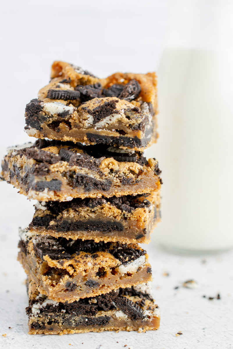 Oreo Blondies - fitandfull.ca